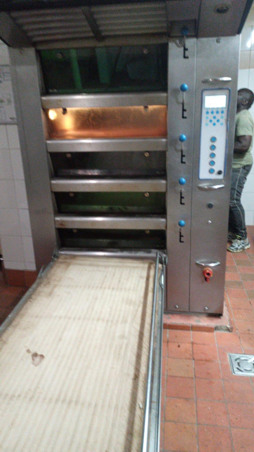 Four omega 5 bouches Electrique - BONGARD - Restauration ...